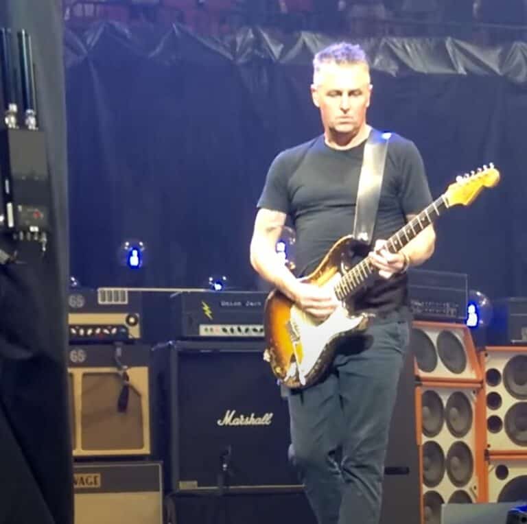 Mike McCready Guitar, Amps, Effects Collection - Detailed History ...
