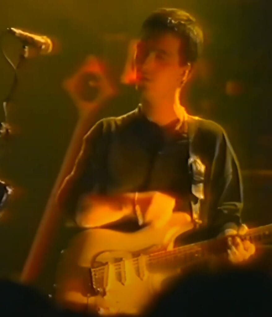 Johnny Marr Guitars & Gear – In-Depth List of Guitars, Amps & Effects ...