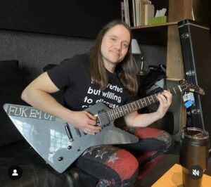 James Hetfield's 1989 ESP MX220 “Fuk Em Up” – Ground Guitar