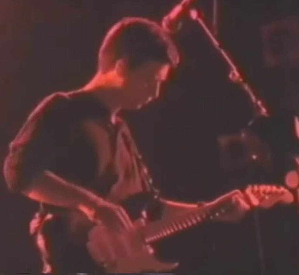 Johnny Marr Guitars & Gear – In-Depth List of Guitars, Amps & Effects ...