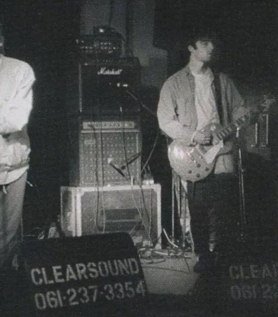 Noel Gallagher Guitars & Gear – Detailed History of Guitars, Amps ...