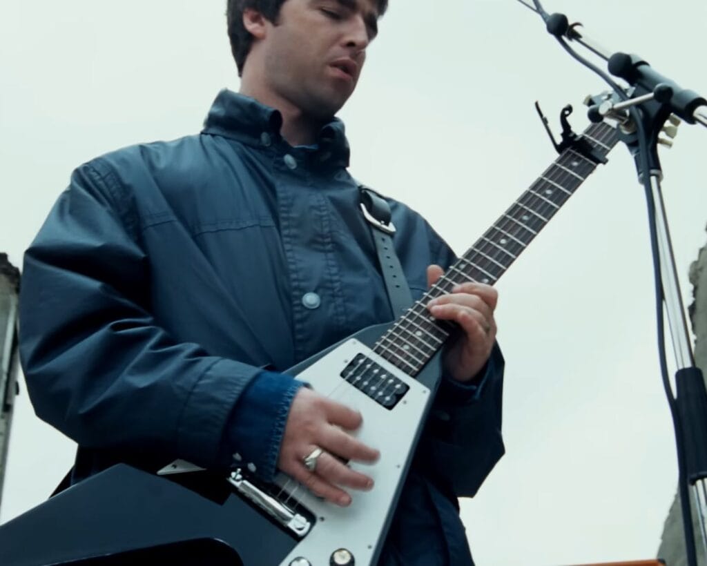 Noel Gallagher Guitars & Gear – Detailed History of Guitars, Amps ...